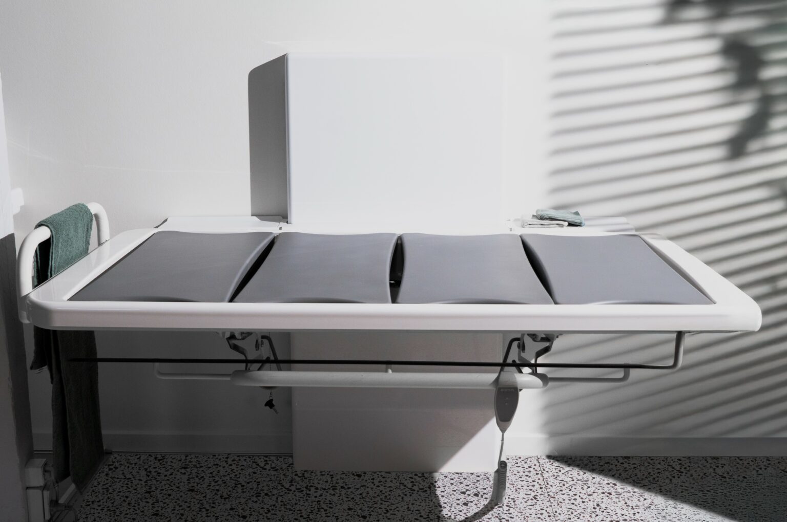 Shower Trolleys and Shower Beds | Ropox